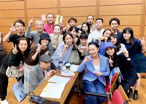 高汐巴さんのインスタグラム写真 高汐巴instagram「「誰がオバンやねん！」 最高の脚本、最高のキャスティング！演出の千葉あさひ