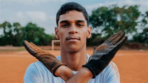 Luva De Pedreiro Anuncia Que Abandonou A Carreira De Influenciador