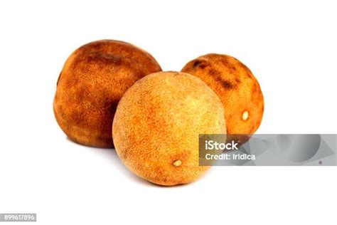 페르시아 요리 재료 흰색 배경에 고립의 말린된 라임 이란 개 0명에 대한 스톡 사진 및 기타 이미지 0명 바스라 사진