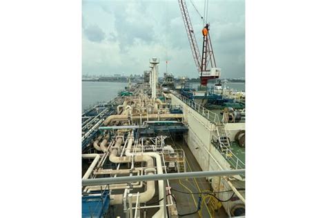 Ускоряват доставката на платформата на терминала за втечнен газ край Александруполис