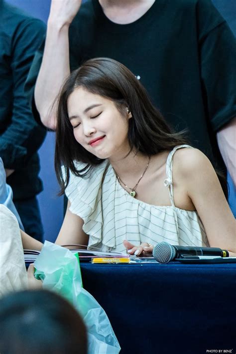 Pin By Iceteaeli On Blackpink Blackpink Jennie Blackpink Photos