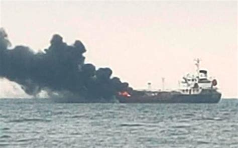 Kapal Pengangkut BBM Pertamina Terbakar Di Laut Mataram Orang Tewas
