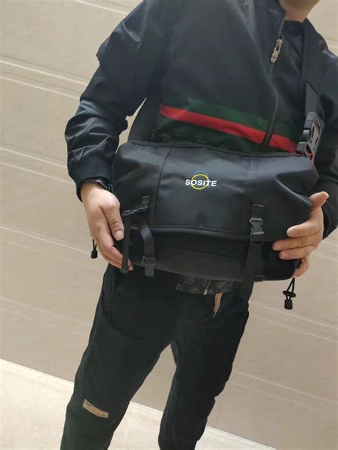 工装包斜挎斜挎包包大山谷图库