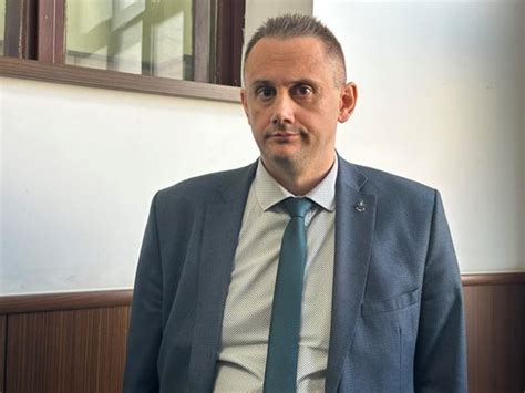 Адвокатът на Чеченеца показа клип в който вързаното като куче момче язди клиента му Видео снимки