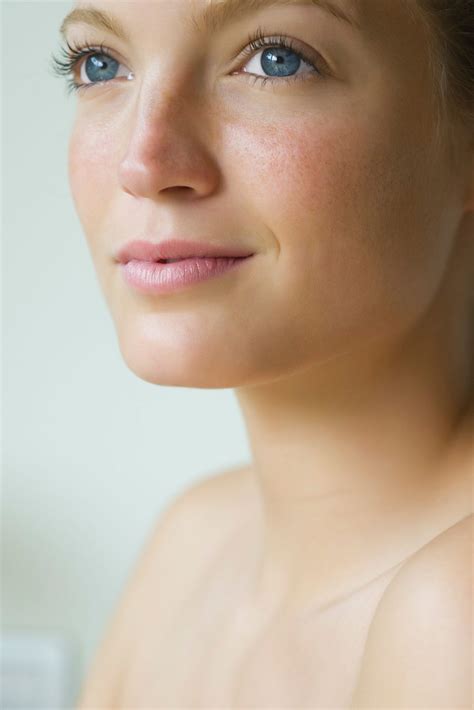 The 10 Best Eye Serums For Wrinkles And Dark Circles Of 2020 Instyle