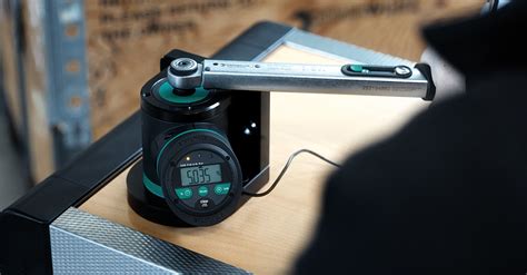 Torque Wrench Checking Adjustment And Calibration