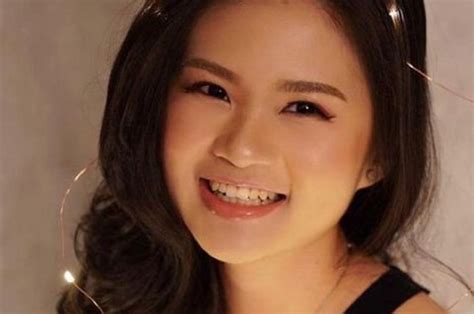 Pakai Baju Tanpa Lengan Penampilan Terbaru Felicia Tissue Sukses Bikin