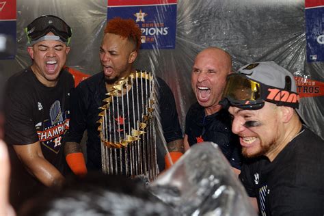 Associated Press Source Twins Christian Vázquez Agree To Three Year
