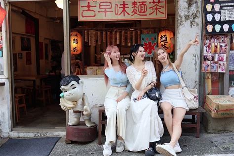 李雅英平溪放天燈 姐妹爆料想定居台灣藝點新聞 Ainews 李雅英平溪放天燈 姐妹爆料想定居台灣