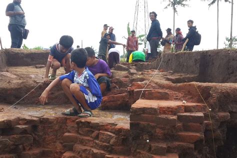 Situs Di Tol Pandaan Malang Merupakan Bangunan Suci Kerajaan Singosari