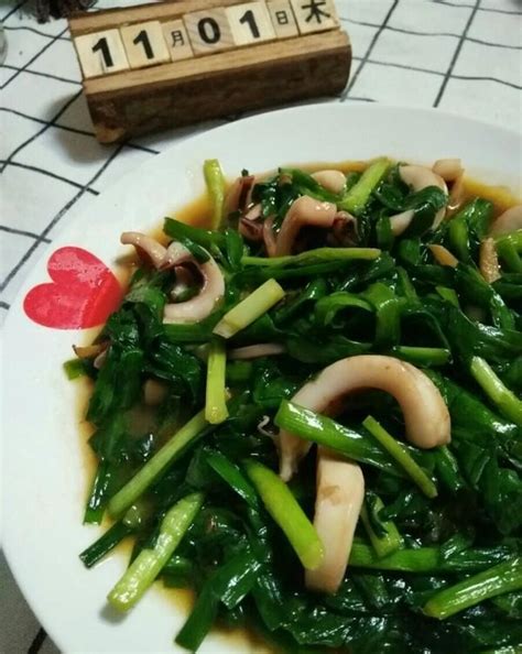 韭菜炒鸡蛋和韭菜盒子，不一定要和鸡蛋一起搭配，缓解辛辣味道东方养生频道东方养生