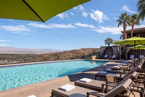 Resort Retreats Earn Up To 100 Daily Credit In Rancho Mirage