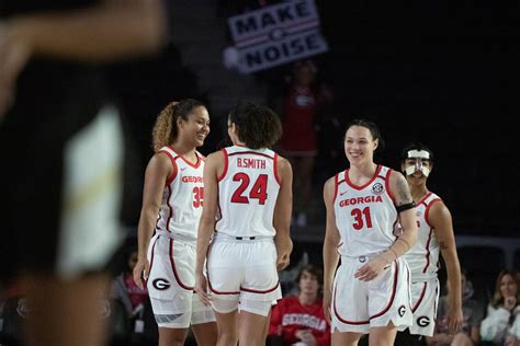 Georgia Womens Basketball Starts Fast Downs Mercer 84 44 Georgia