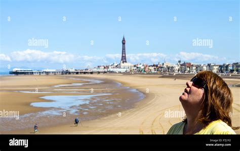 Blackpool Beach Waterfront Hi Res Stock Photography And Images Alamy