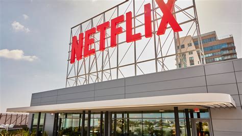 Netflix To Open Its Own Stores