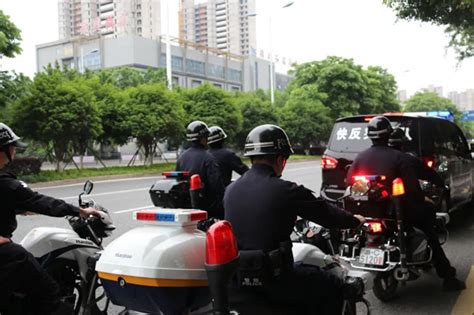 “警察蓝”让平安持续“升温”