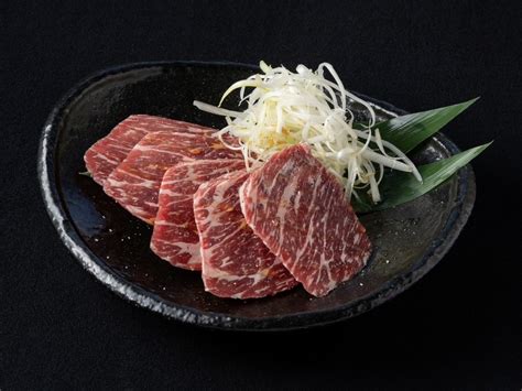 「炭火焼肉 田中商店」で提供する「和牛赤身カルビ（シンタマ）」 佐賀経済新聞