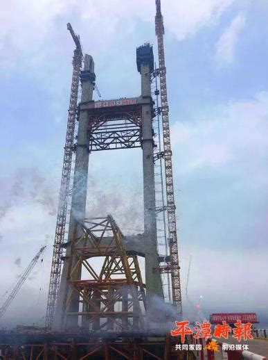 平潭公铁大桥最高主塔完成封顶 预计下半年进入梁部施工 闽南网