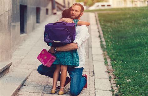 Frases para tu hijo en su primer día de escuela