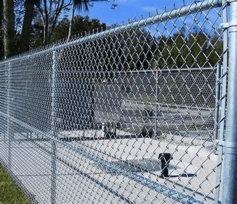Practical Wire Mesh Galvanized Wire Chain Link Fence Cyclone Wire And