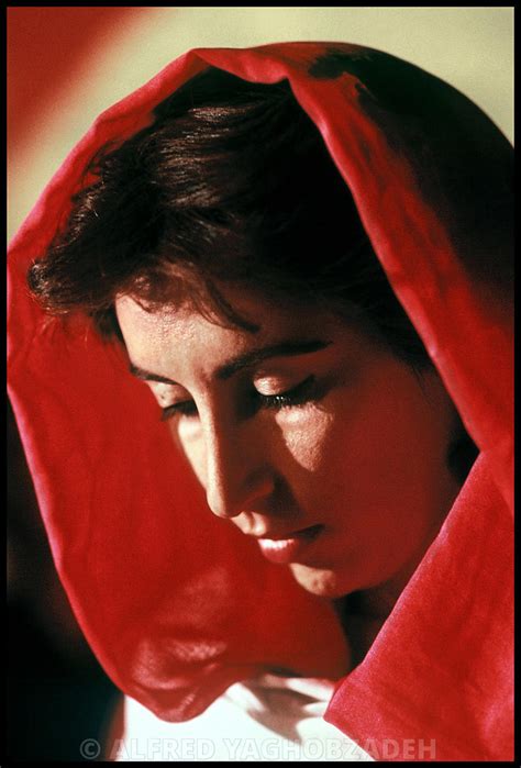 Alfred Yaghobzadeh Photography Benazir Bhutto Became The First Female