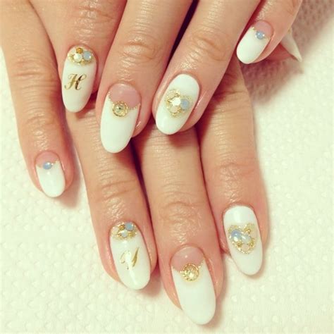 愛が深まるラブラブネイル♡ふたりの名前で指先を飾るイニシャルネイルcollection ネイル 結婚式用ネイル 結婚式 ネイル