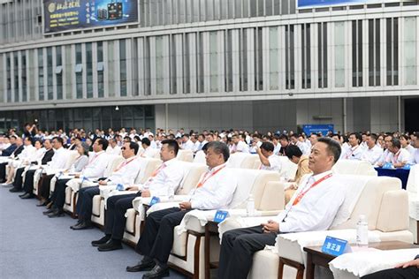 绿色科技盛宴！东风商用车亮相新能源汽车零部件交易会 汽车之讯