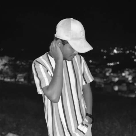 𝙽 𝙰 𝚅 𝚅 𝚄 🍿 Naved Nawab • Threads Say More