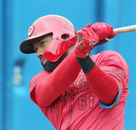 写真・画像 1枚目 【広島】苦戦続くファビアンが来日1号 新井監督、満面の笑みで拍手 Baseball Post（ベースボールポスト）