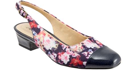 Trotters Dea Pump In Blue Lyst