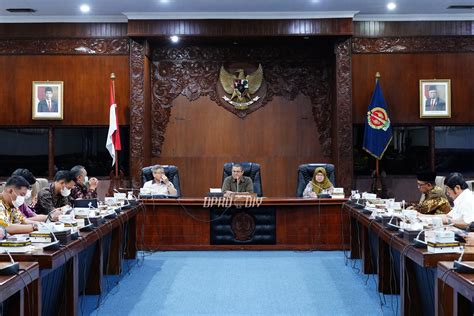 Kunjungan Kerja DPRD Provinsi Kalimantan Selatan Terkait LKPJ Kepala Daerah Dan LKPJ Bidang