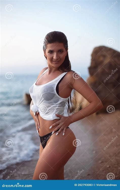 Bikini Beach Wet Pussy