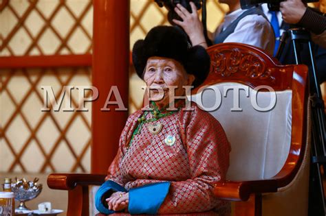 Монгол Улсын Ерөнхийлөгч У Хүрэлсүх Улсын Их Хурлын дарга Г Занданшатар Ерөнхий сайд Л Оюун