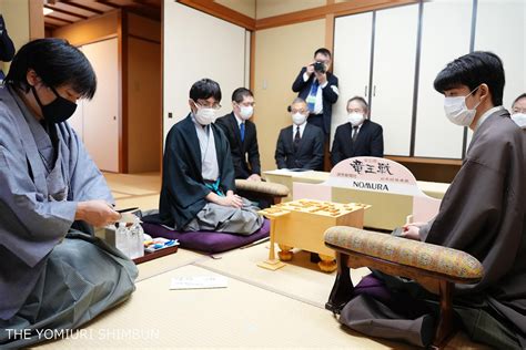 読売新聞中部支社編集センター On Twitter 竜王戦 七番勝負第6局は3日、2日目の朝を迎えました。指宿白水館 の対局室には
