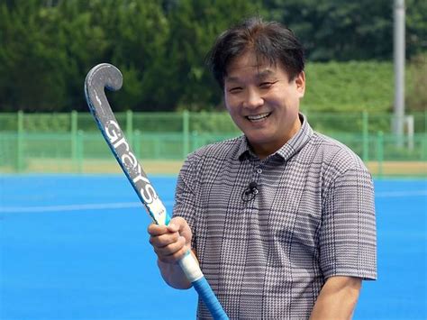 ‘아시안게임 금메달리스트에서 하키 대중화 선구자로