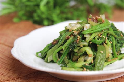 아삭한 미나리무침 만드는법 피로회복과 두통에 좋은 미나리 효능