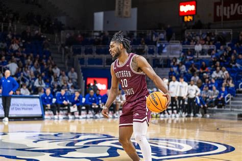 Xavier Johnson Is Thriving In His Senior Season At Southern Illinois