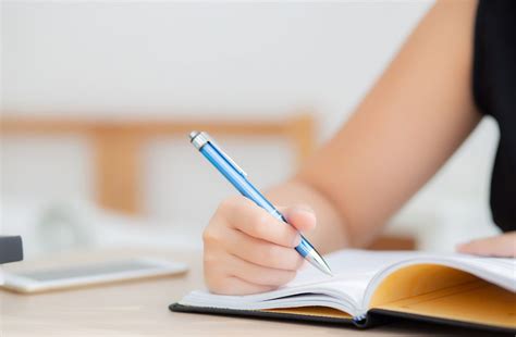 Python 複数行の文字列をスマートに定義する ペンギンのーと