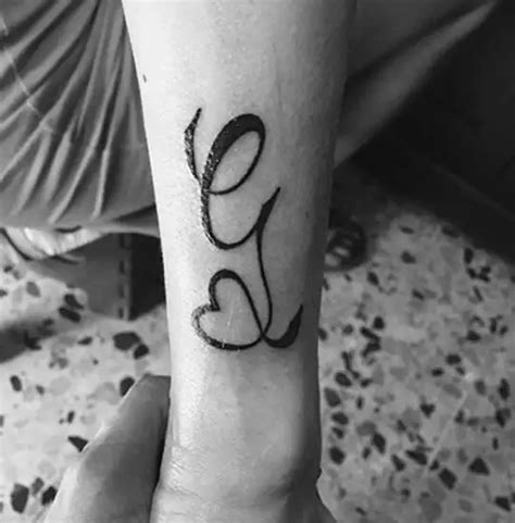 Share More Than 78 G Letter Tattoo Designs On Hand Incdgdbentre