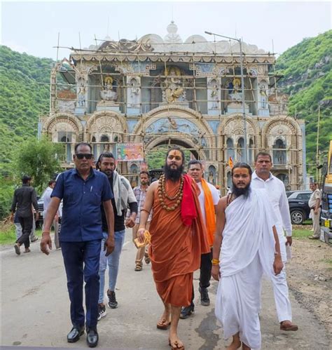 Braj Mandal Yatra Concludes Peacefully With Muslim Groups Welcoming