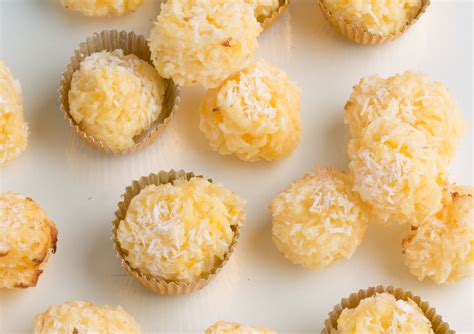 Yemitas De Coco 18 Unidades Confitería Y Pastelería Manuel Aguilar