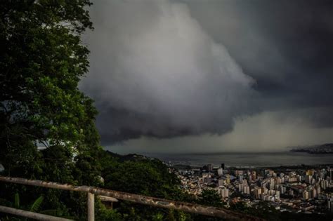 Defesa Civil Emite Novo Alerta Para Temporais Em SC