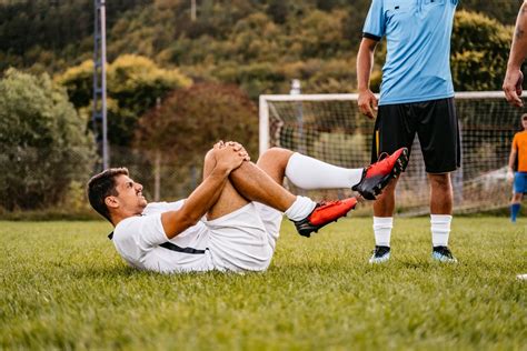 Veja as principais lesões no futebol e como evitar treinos ge