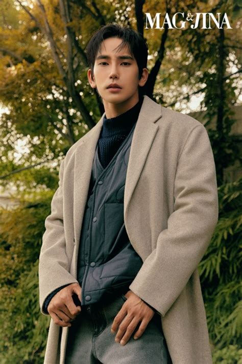 [화보] 육준서 분위기 있는 가을 남자