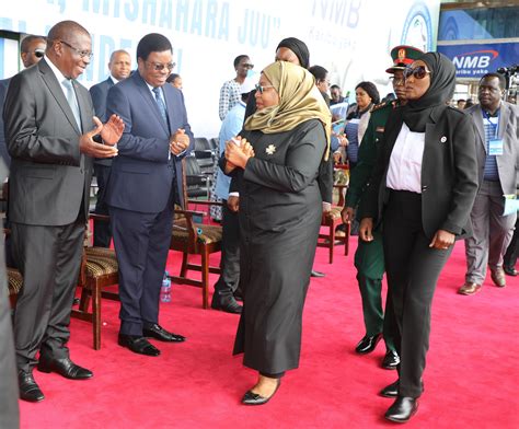 RAIS SAMIA AHUTUBIA KILELE CHA MAADHIMISHO YA SHEREHE ZA MEI MOSI KITAIFA MWANZA Full Shangwe Blog