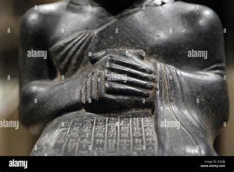 Statue de Gudea Neo Sumerian ca BC La Mésopotamie probablement de Girsu Tello moderne