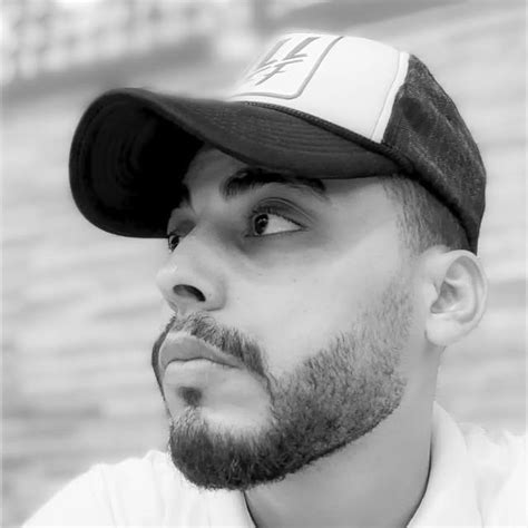 اللى يقفل بابه فى وشك مره خليها الأخيرة و متخليش لوجوده أثر فى حياتك