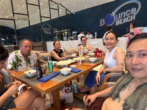 Bounce Beach Restaurant Da Nang Restaurant Reviews Photos And Phone