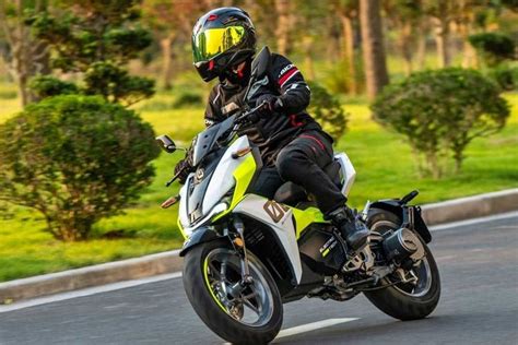 Motor Listrik Felo Fw 06 Meluncur Jarak Tempuh Tembus 140 Km