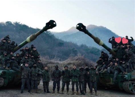 Bts Community Posts Появились новые фотки Чимина и Чонгука из армии 🫡 Есть предположение что